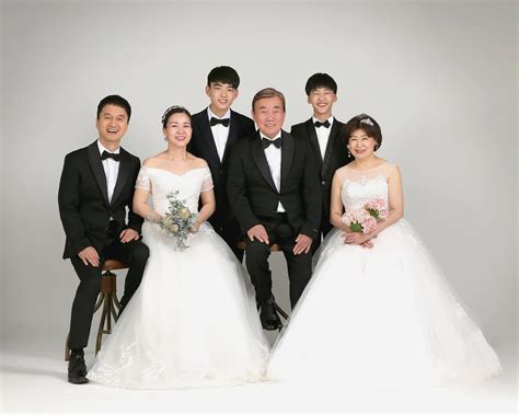 조아패밀리 수원점 다양한 컨셉으로 촬영이 가능한 조아패밀리 수원점입니다 배우 장현성님이