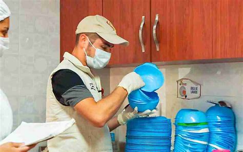 Investigan posible intoxicación masiva por alimentos El Diario