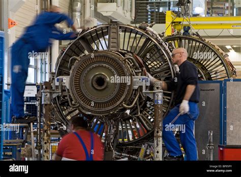 Mtu Aero Engines Maintenance Of A Jet Engine Langenhagen Lower