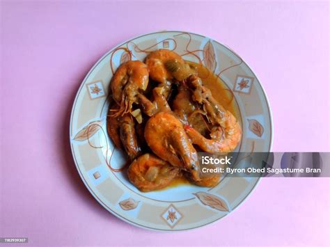 大蒜蝦特寫粉紅色背景埃斯昆特拉的典型食物 瓜地馬拉 照片檔及更多 Escuintla 照片 Escuintla 一片 健康飲食