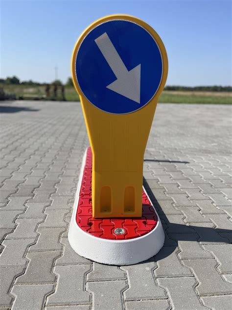 Modular Traffic Island Red Center Element Traffimex