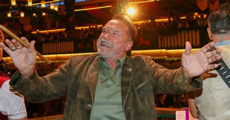 Arnold Schwarzenegger Conducts Band At Oktoberfest In Munich Metro News