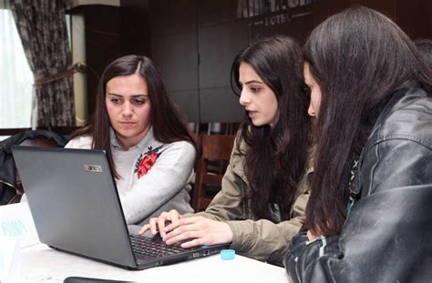 Kwn Empowers Its Members In Promoting Their Work Kosovo Womens Network