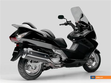 2005 Honda FJS 600 Silver Wing Wallpaper Mbike