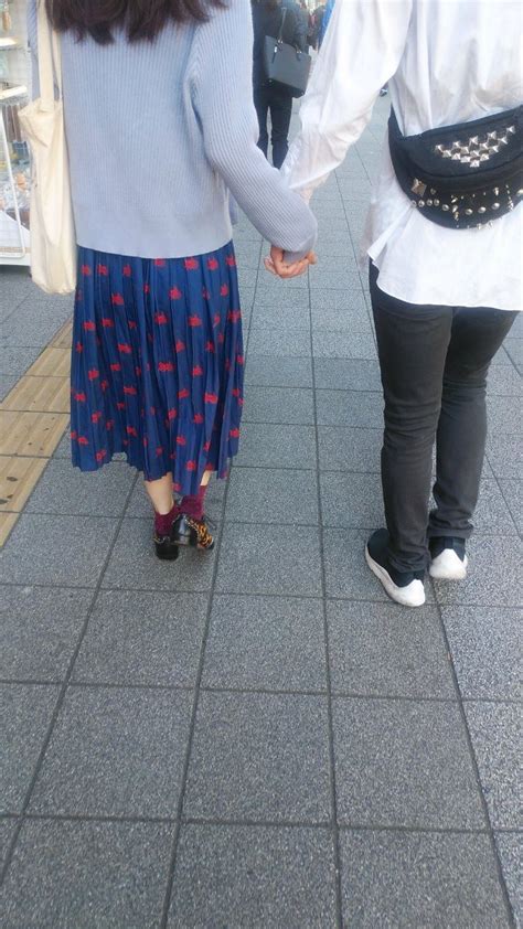 老侯 台北會社員 再說一次：侯黍叔真的不是反對小男女交往。 侯黍叔思想很開通的，這挺好的，沒甚麼不好。
