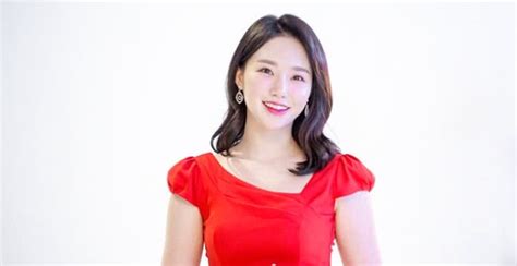 Lck夏季赛：解说团新增2位美女和1位老熟人！腾讯新闻