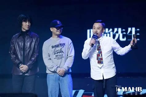 痛仰乐队现场宣布开除高虎？这个颁奖典礼太摇滚了… 知乎