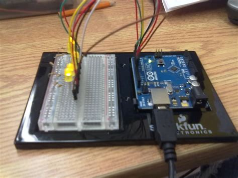 Learning Arduino 8 Blinking Leds Circ 02
