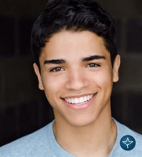 Johnathan Nieves Actor Wiki Height Weight Age Biography