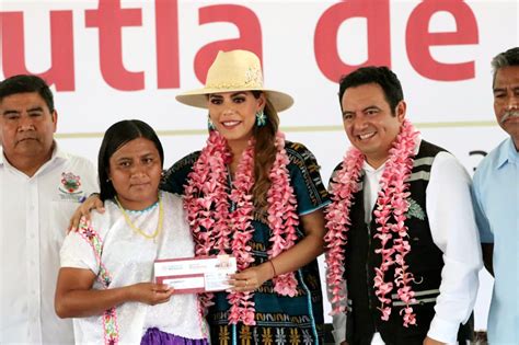 En Ayutla entrega Iván Hernández Díaz y Evelyn Salgado Pineda