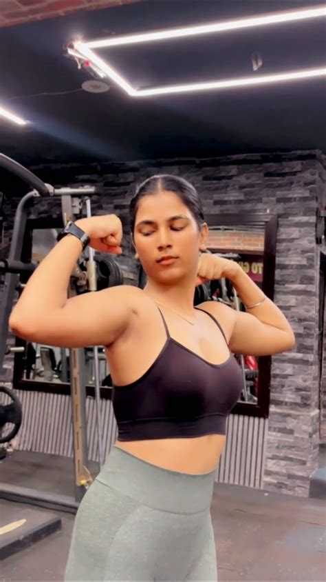 rakhi jha itsrakhi jha instagram photos and videos
