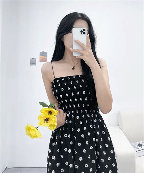 당일출고플라워원피스1color 첼로 플라워 꽃무늬 스모크 밴딩 플레어 A라인 민소매 나시 롱 원피스여름원피스롱원피스끈나시원피스뷔스티에원피스프릴롱원피스쉬폰