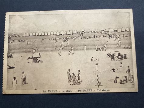 LA PANNE La Plage DE PANNE Het Strand Beach Scene Huts Postcard United States