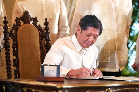 Ilang Senador Hindi Makakadalo Sa Ceremonial Signing Ng Budget Sa December Radyo