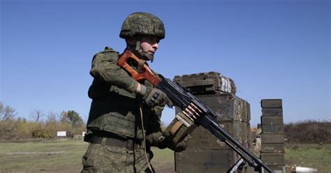 군사 훈련 받는 러시아 예비군