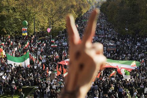 حامد اسماعیلیون برای تشکیل زنجیره انسانی روز شنبه در سراسر دنیا در