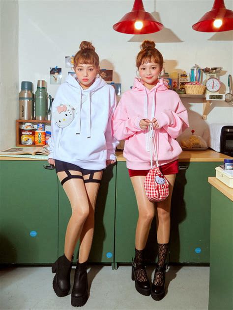 กรี๊ดมาก แฟชั่นไอเทม Chuu X Hello Kitty สายหวานสายเกาต้องหลงรัก Akeru