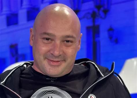 Ženi Se ŠaŠiĆkin BivŠi Boki Simić Osvojio Lijepu Eminu Neću Da živim Kao Vuk Samotnjak Hype Tv