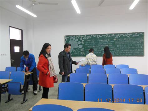 我系开展教寝室卫生检查工作 文学与传媒学院