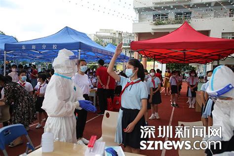 盐田第五轮全员核酸检测现场 中英街小学生自发向医务人员敬礼深圳新闻网