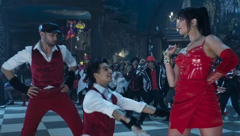 Phone Bhoot Review Katrina Ishaan Siddhant Starrer Is A Brilliant