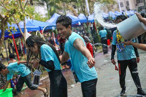 ရန်ကုန်စီးပွားရေးတက္ကသိုလ် ရွာသာကြီး ကျောင်းသင်္ကြန်ပွဲတော် ဓာတ်ပုံ