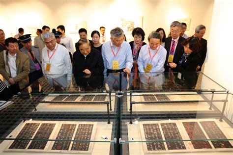 海內孤本王羲之墨跡摹本《大觀帖》南大首展 南京大学