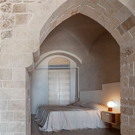 Rust Architects Divides Tel Aviv Apartment Into Halves