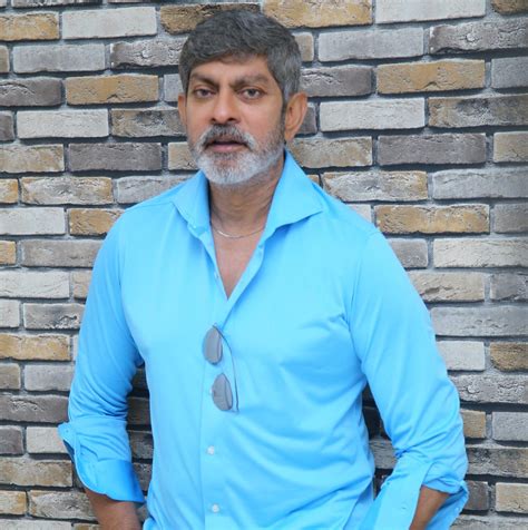 Jagapathi Babu Interview బాలీవుడ్ ఆఫర్స్ వస్తున్నాయి జగపతి బాబు