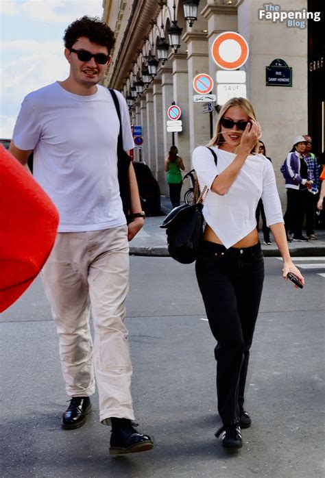 Lila Moss Braless 9 Pics Whats Fappened💦