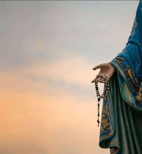 Épinglé par REGIS MAEGLI sur VIRGIN MARY en 2024