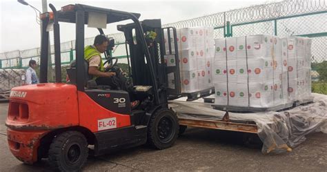 ရေဘေးသင့်ဒေသများအတွက် ကယ်ဆယ်ရေးပစ္စည်းများ ရန်ကုန်အပြည်ပြည်ဆိုင်ရာလေဆိပ