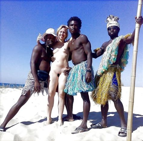 【画像】アフリカに黒人男性に犯されに行く女達の画像が流出これはやばい ポッカキットポッカキット