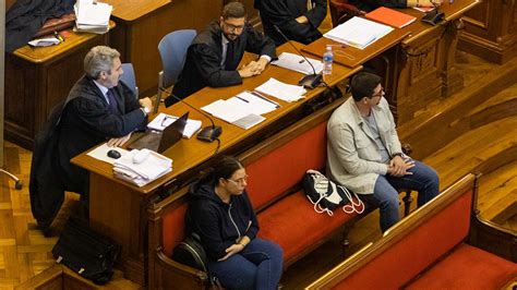 El Jurado Exculpa A La Acusada De Inducir A Un Amigo A Matar A Su Padre