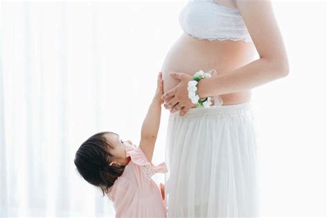 【解説】産科医不足で妊婦約100人転院へ 来年4月「働き方改革」で産科医不足に拍車？専門家に対策を聞いた｜fnnプライムオンライン