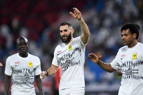 ضاحي خلفان يتحدث عن صفقات الدوري السعودي وتأثيرها على اللاعبين المحليين