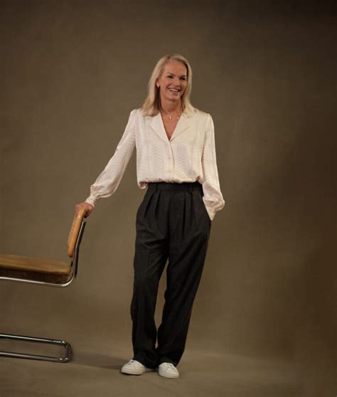 Elisabeth Murdoch Feet