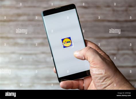 Lidl Shopping App Hi Res Stock Photography And Images Alamy