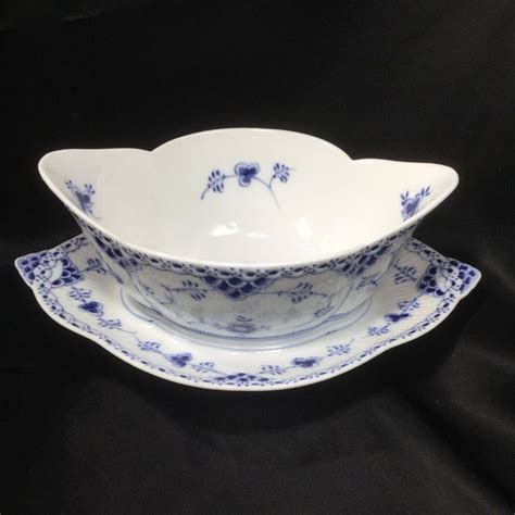 Royal Copenhagen Blue Fluted Half Lace Gravy Sauce Boat 1st
