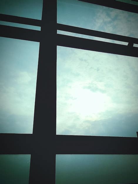 Premium Photo Sky Seen Through Glass