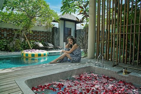 HONEYMOON SPOT BALI BERRY AMOUR Life Is An Absurd Journey
