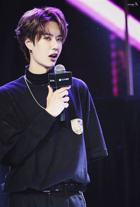 Ghim Của Crusty Dusty Trên Wang Yibo And Sean Xiao Diễn Viên Vuông