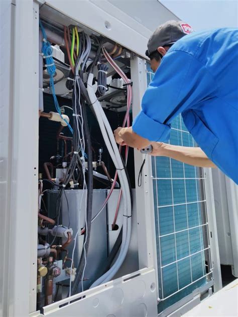 Pemeliharaan Alat Pendingin Ruangan Service Ac Split