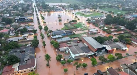 Lagoa Transborda Durante Temporal E água Invade Mais De 30 Casas Em