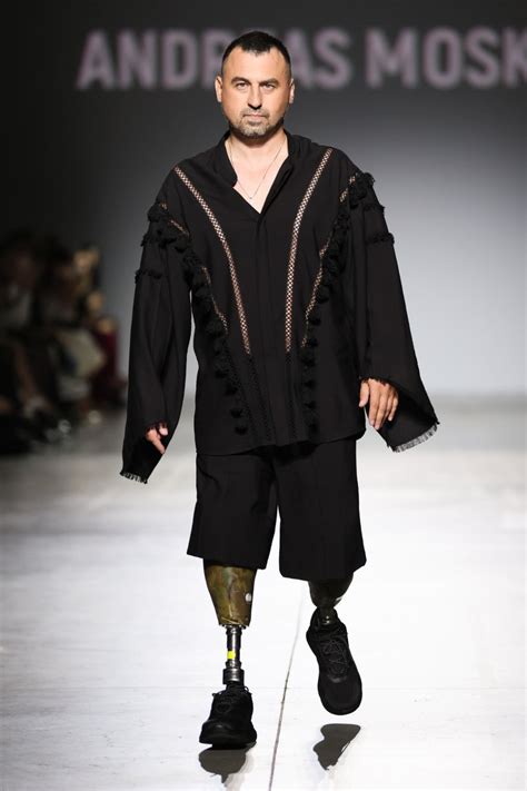 Ветераны на протезах вышли на подиум на Ukrainian Fashion Week — Фото Nv