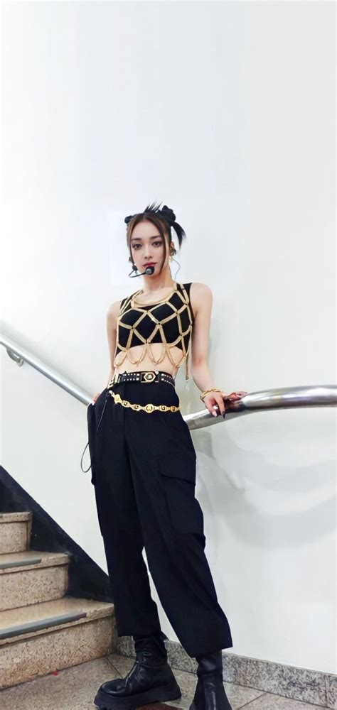 Jurin Wallpaper Outfits Women Fashion