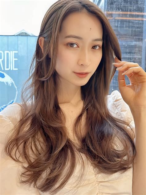 シルキーベージュくびれ美髪ロング Minx Ricca 表参道のヘアサロン 美容室リッカ