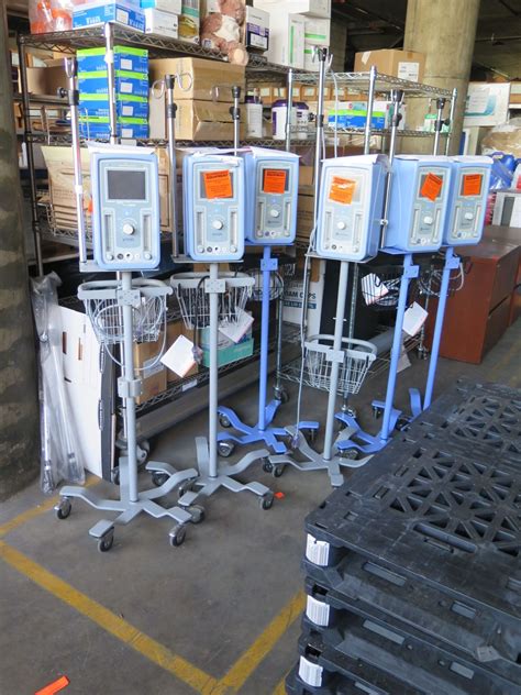 Qty 6 Viasys Infant Flow Sipap Ventilation System On Wheels