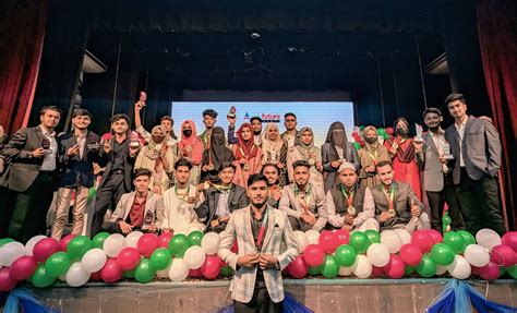 Future 🎉 সাফল্যের এক অনন্য মুহূর্ত 🏆 এই ছবিতে যারা আছেন তারা সবাই আমাদের Future Tech আইটি