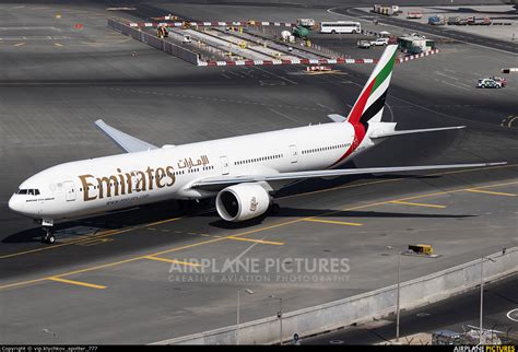 A6 Epm Emirates Airlines Boeing 777 31her At Dubai Intl Photo Id 1292202 Airplane